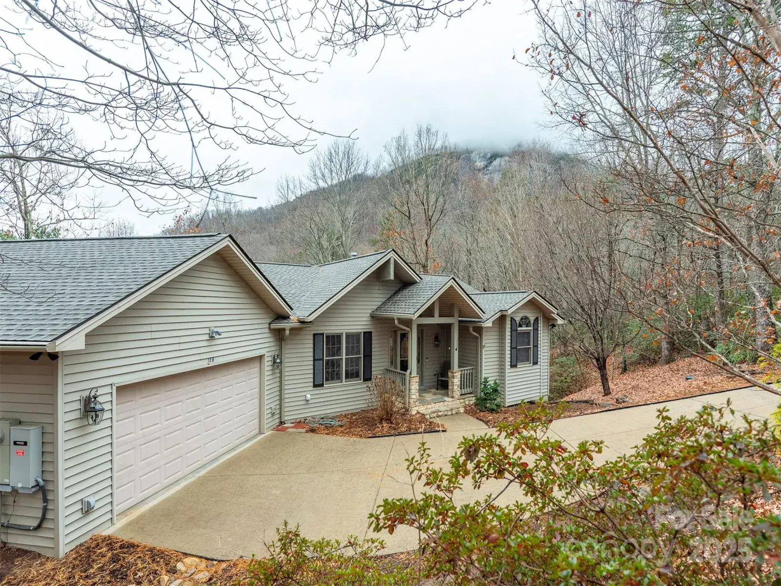 128 Sullivan Lane Lake Lure NC 28746 MLS #CAR4327732 | Rumbling Bald on ...