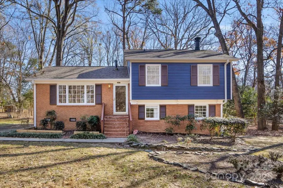 2418 Vista Drive Charlotte NC 28212 MLS #CAR4330408 | Rumbling Bald on ...