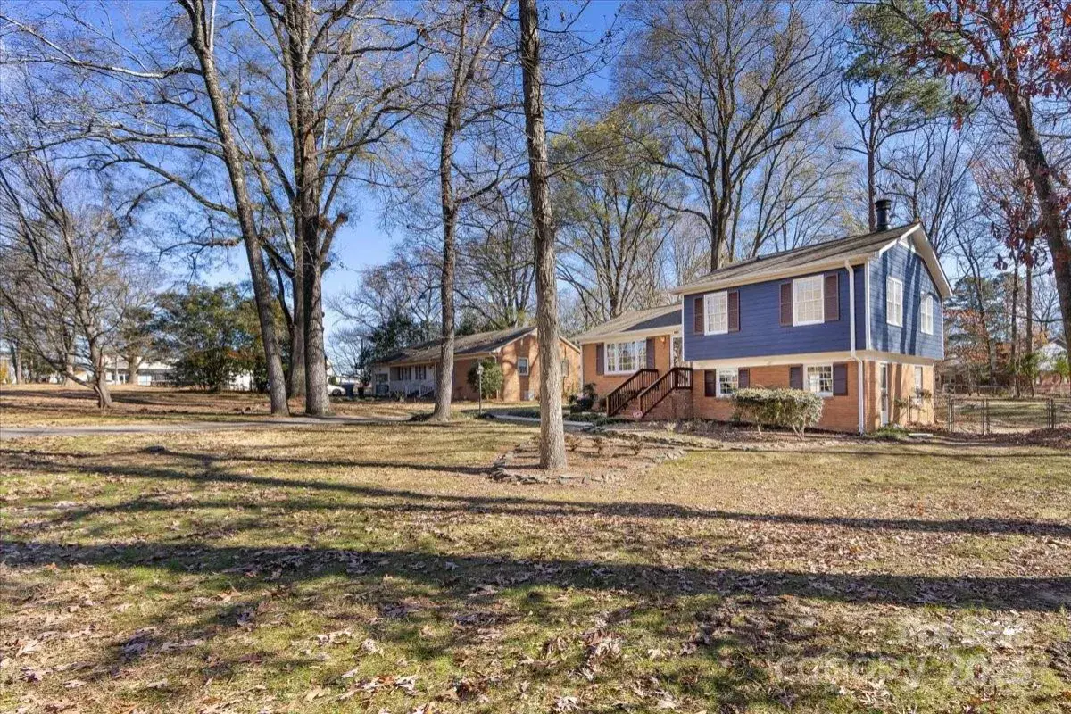 2418 Vista Drive Charlotte NC 28212 MLS #CAR4330408 | Rumbling Bald on ...