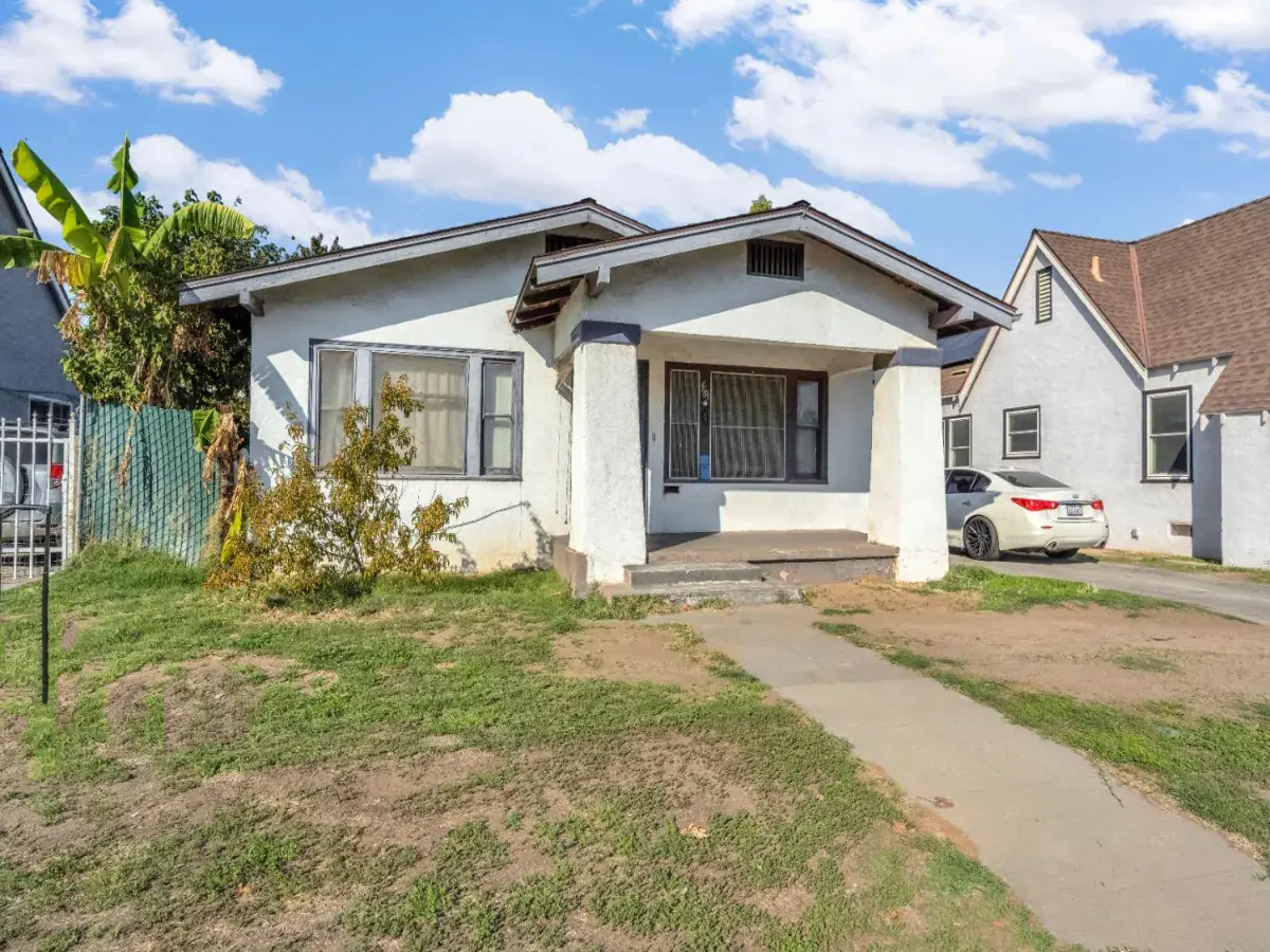 4685 E Tulare Avenue Fresno CA 93702 MLS #639253 – Valley Harvest Properties