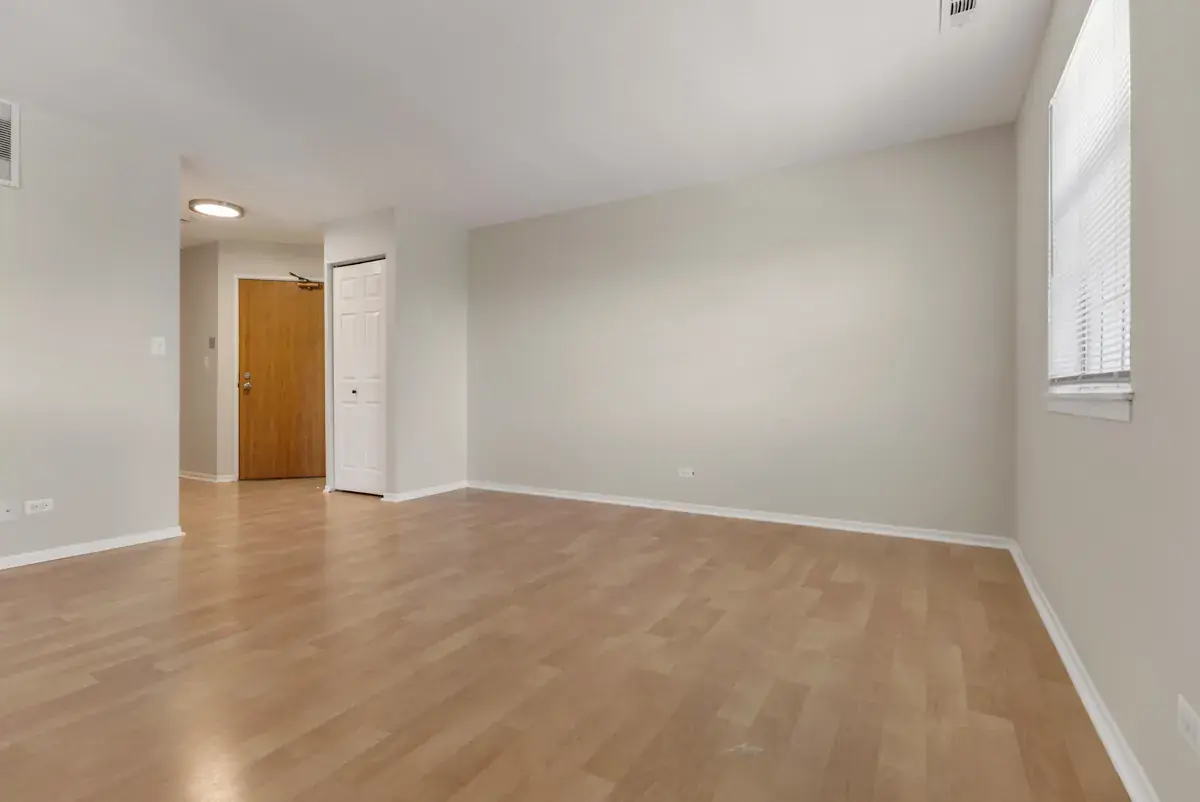 86 Gant Circle #F Streamwood IL 60107 MLS #MRD12350052 | Farm Ranch Team