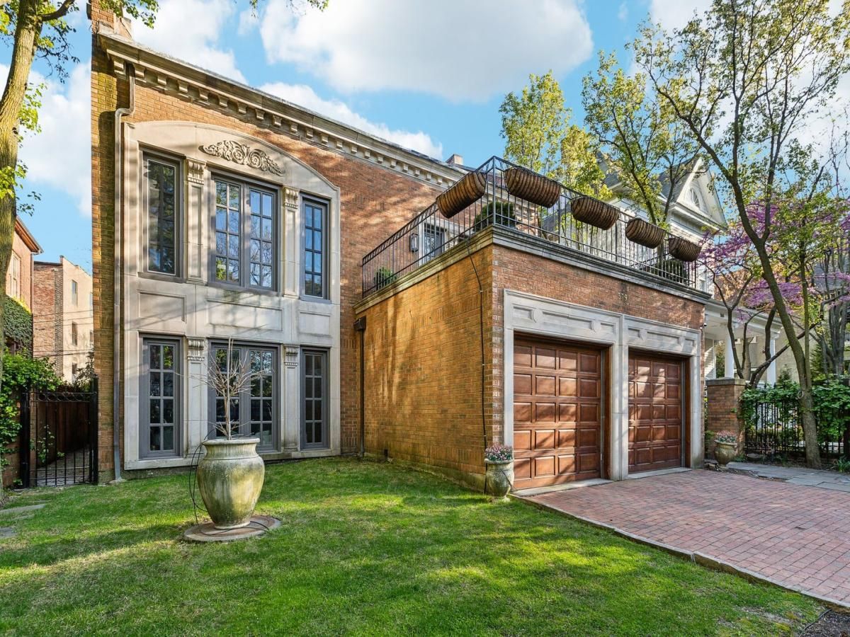 Explore Top 5 Wealthiest Neighborhoods in Chicago