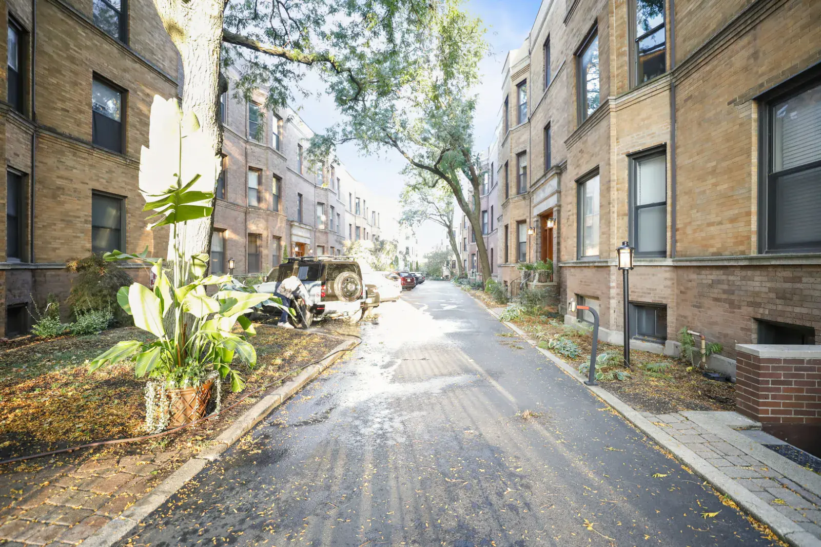 754 W CALIFORNIA Terrace #1 Chicago IL 60657 MLS #MRD12483746 | Farm Ranch Team