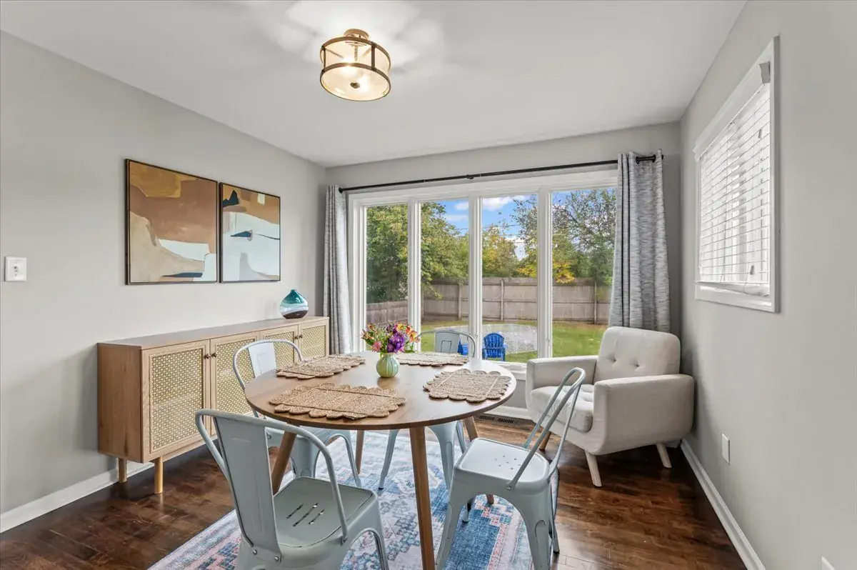 23276 N Birchwood Lane Deerfield IL 60015 MLS #MRD12493628 | Farm Ranch ...