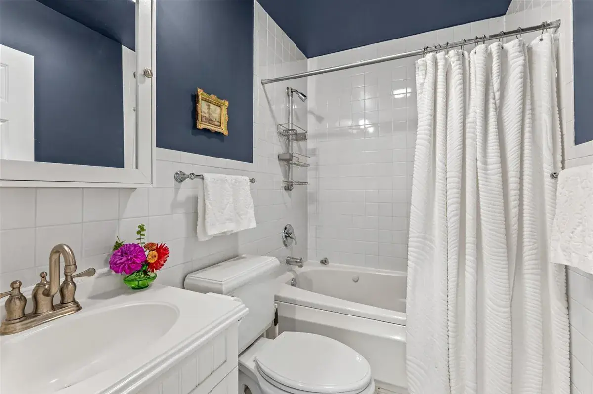 23276 N Birchwood Lane Deerfield IL 60015 MLS #MRD12493628 | Farm Ranch ...