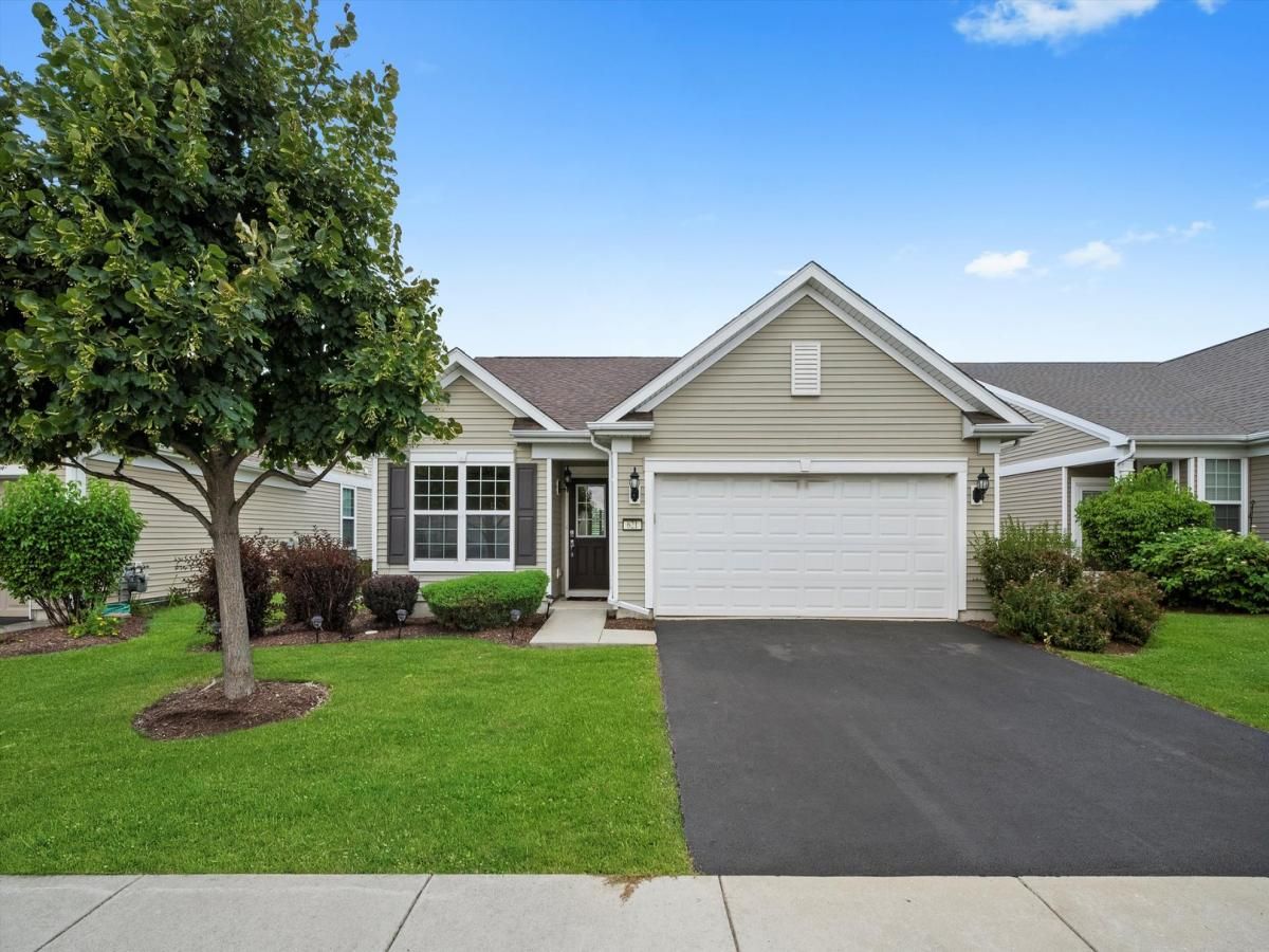 621 Pleasant Drive Shorewood IL 60404 MLS #MRD12497842 | Farm Ranch Team