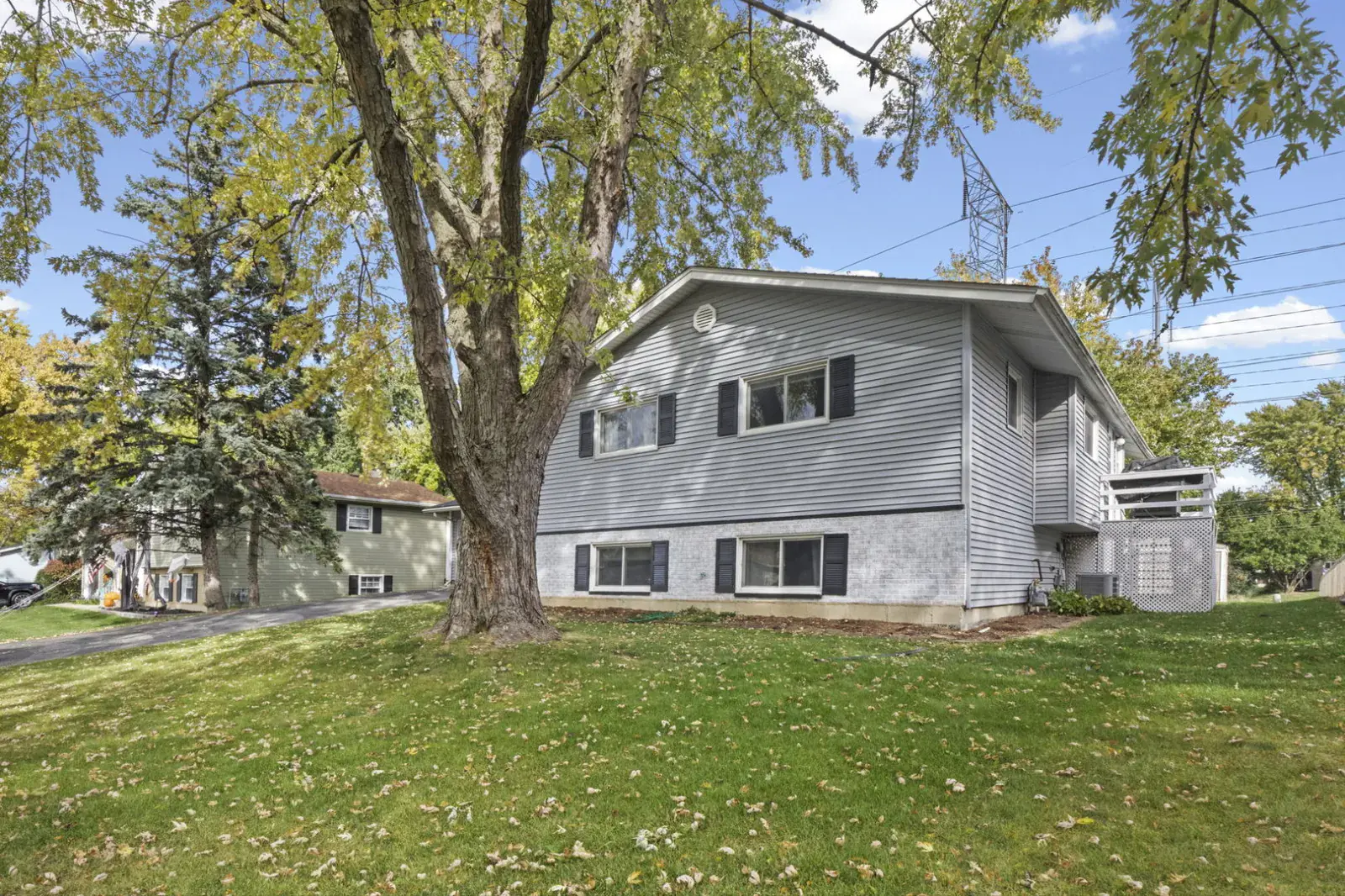 6505 Winston Drive Woodridge IL 60517 MLS #MRD12499061 | Farm Ranch Team