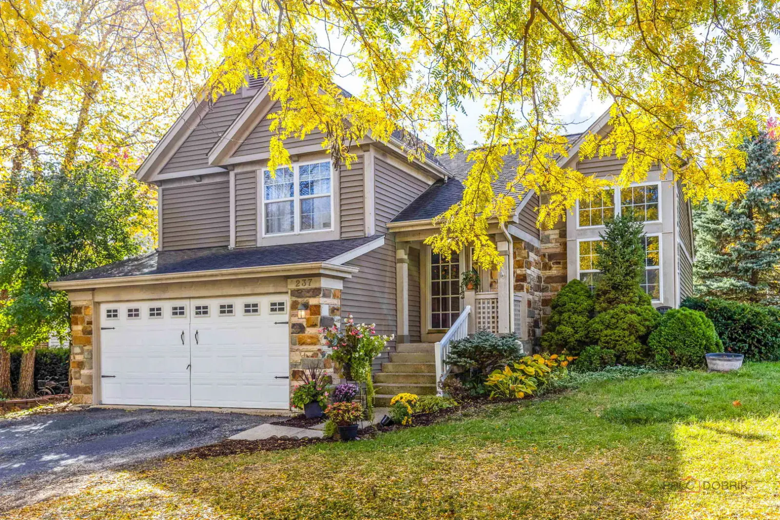 237 Penny Lane Grayslake IL 60030 MLS #MRD12505380 | Farm Ranch Team