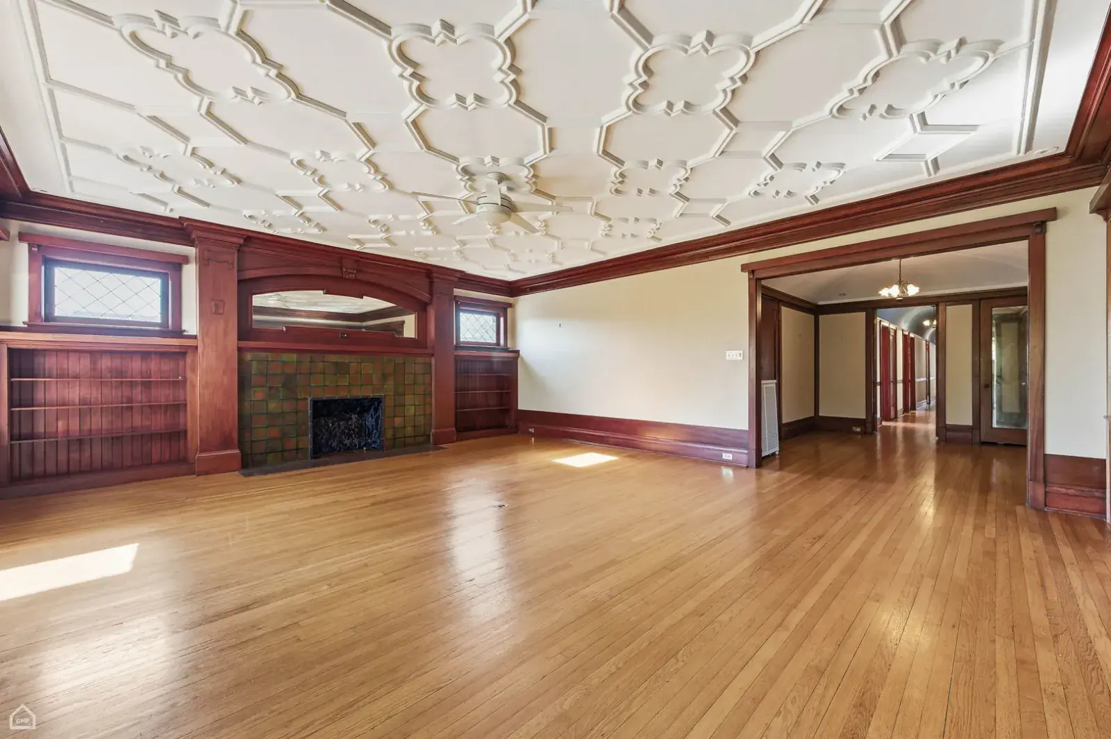 5056 S Woodlawn Avenue #3 Chicago IL 60615 MLS #MRD12510208 | Farm Ranch Team