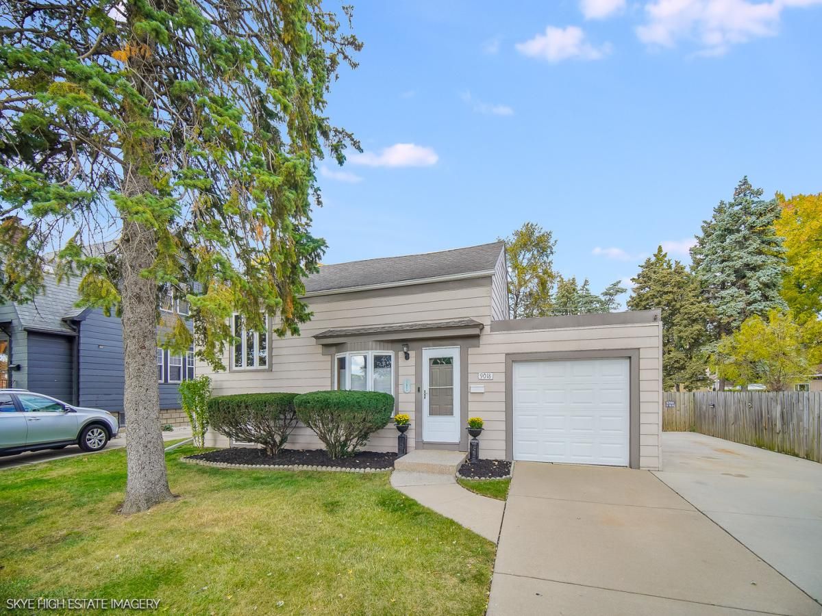 9018 Roach Avenue Brookfield IL 60513 MLS #MRD12511205 | Farm Ranch Team