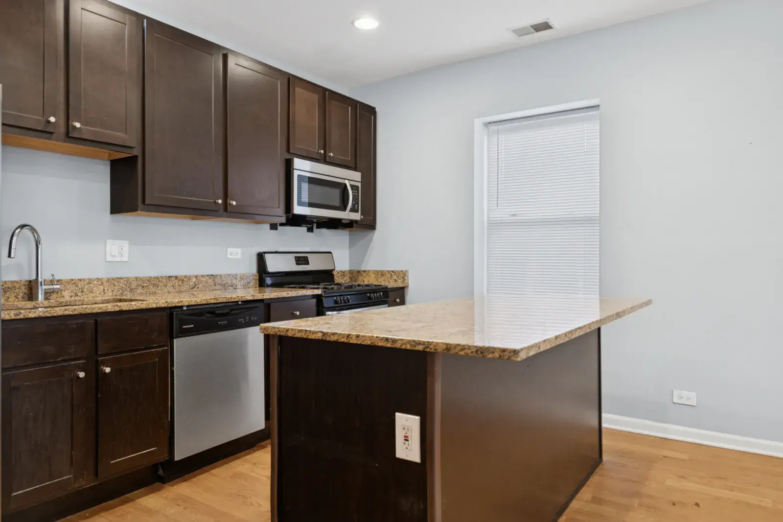 9222 S Laflin Street #2N Chicago IL 60620 MLS #MRD12532576