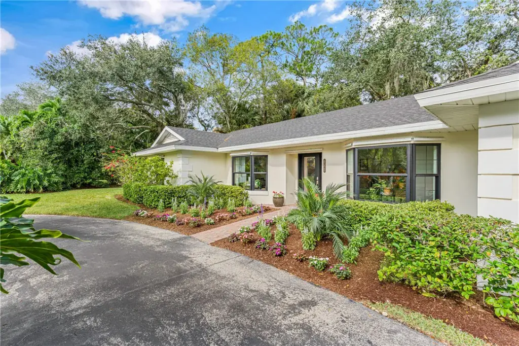 4328 2nd Square SW Vero Beach FL 32968 MLS #294025 – Treasure Coast Realty